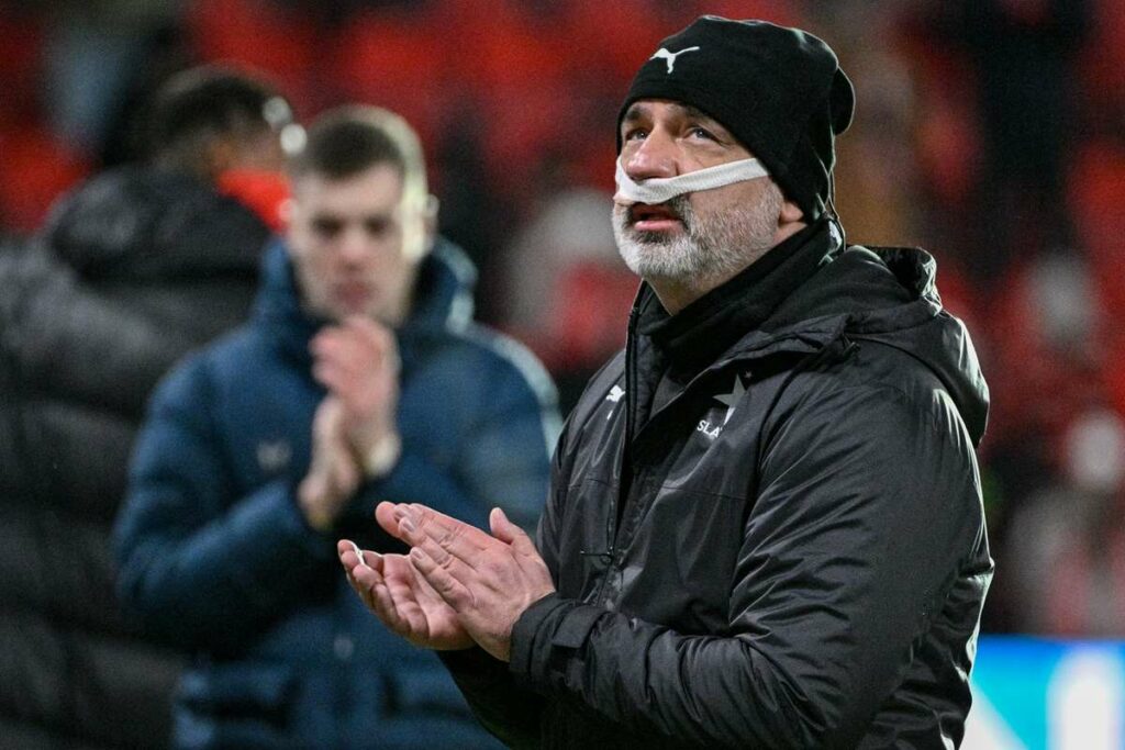 Le Slavia sera privé de son entraîneur Trpišovský en EL, son nez cassé ...